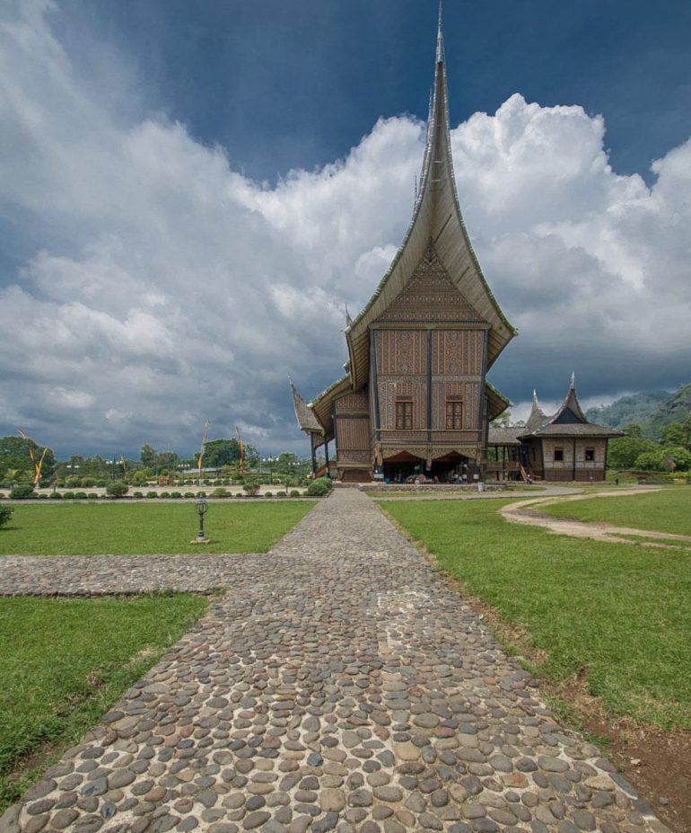 Exploring the Rich History and Culture of Pagaruyung Palace
