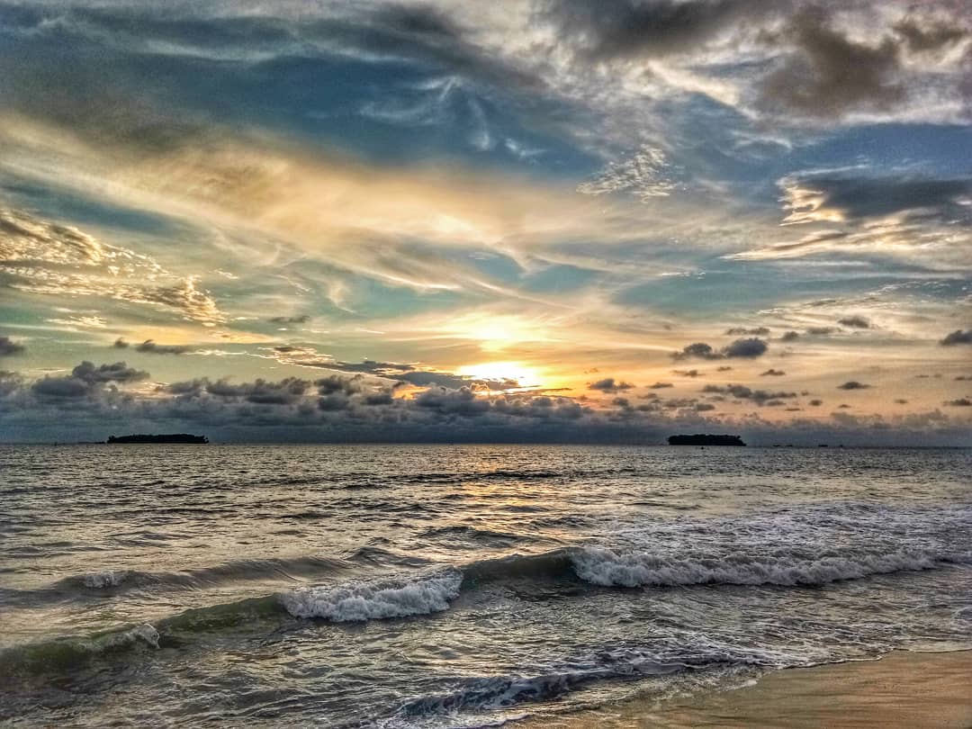 6 Pantai Terbaik di Pariaman yang Wajib Dikunjungi