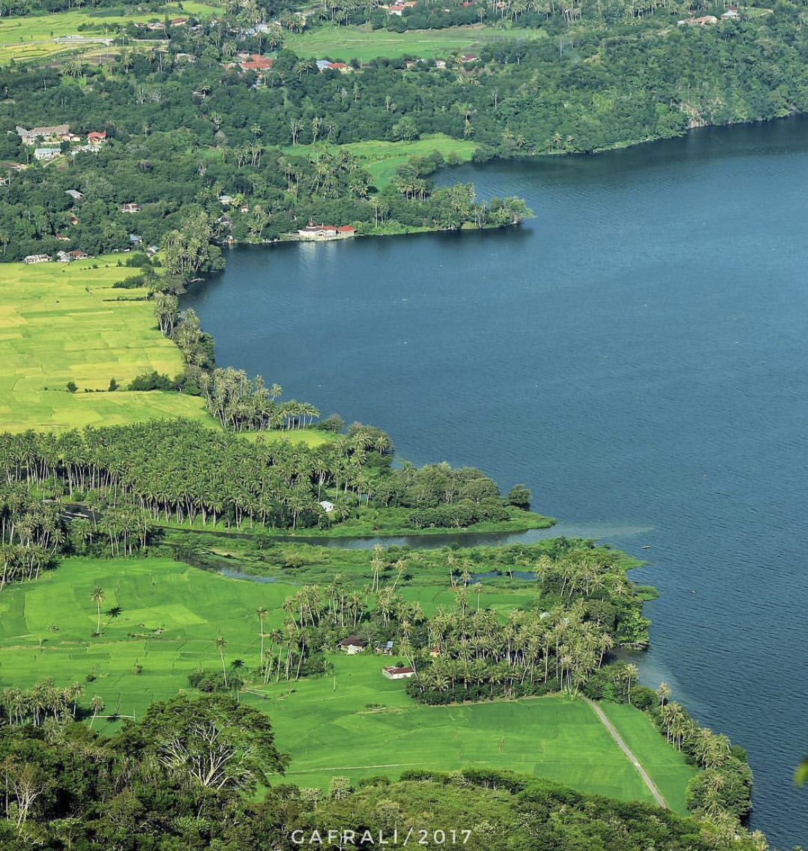 Tujuh Puncak Terbaik Menikmati Keindahan Alam Sumatera Barat