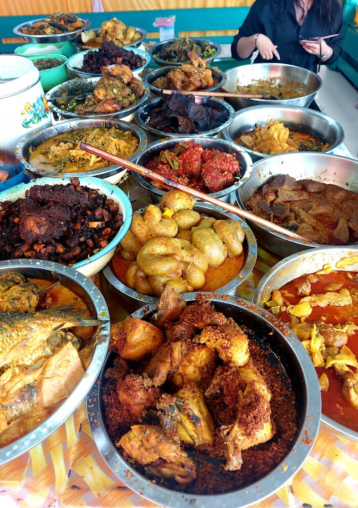 5 Rekomendasi Tempat Makan Nasi Kapau Populer di Bukittinggi