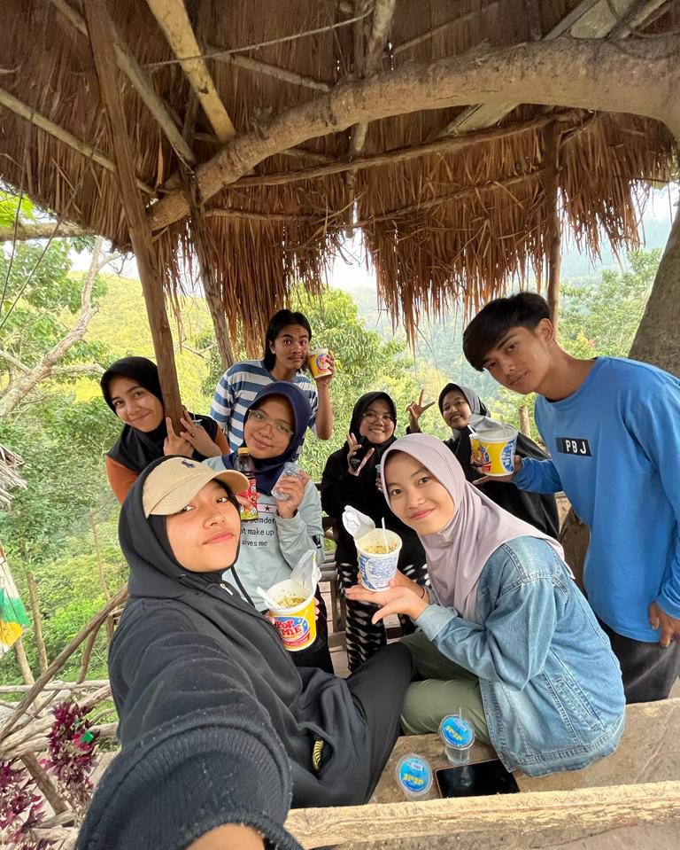 Rumah Pohon Negeri Di Atas Awan: Wisata Alam Pesisir Selatan