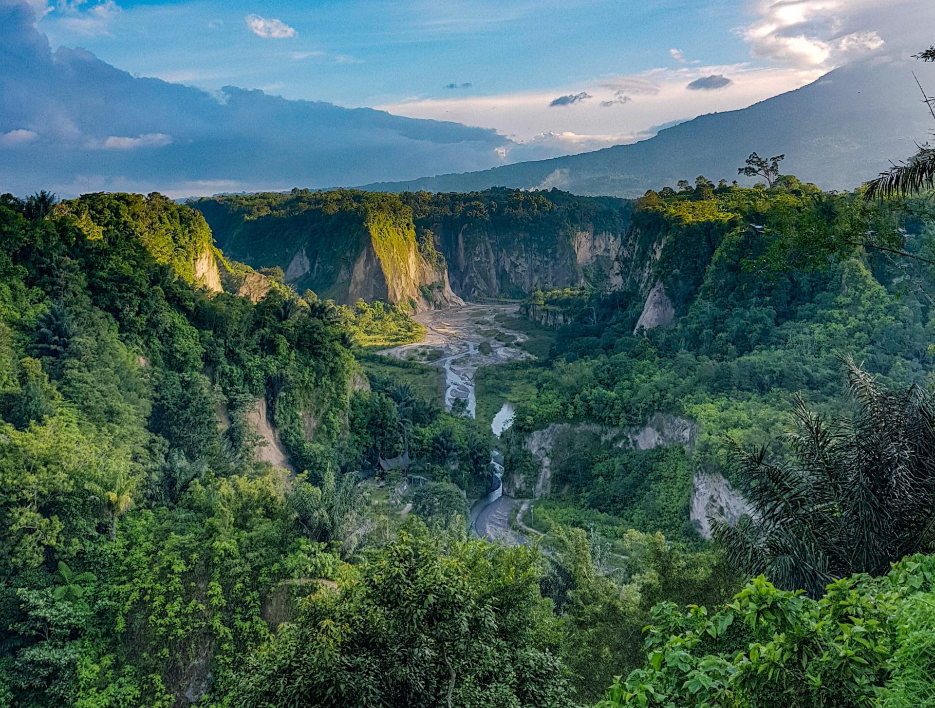 9 Reasons Why Exploring West Sumatra’s Mountainous Terrain is a Must-Do ...