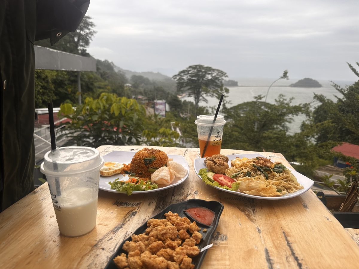 D’Fanara Coffee Shop & Resto Terbaik Menikmati Sunset di Kota Padang ...