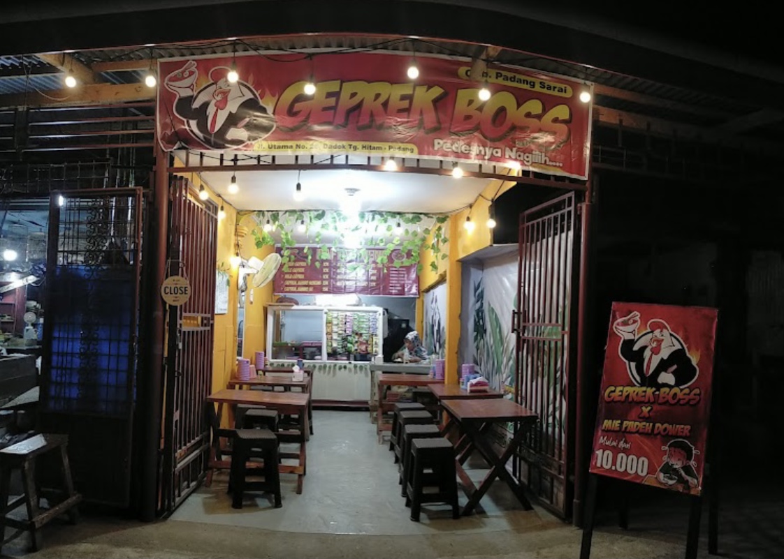 7 Rekomendasi Ayam Geprek Dibawah 15 Ribu di Kota Padang